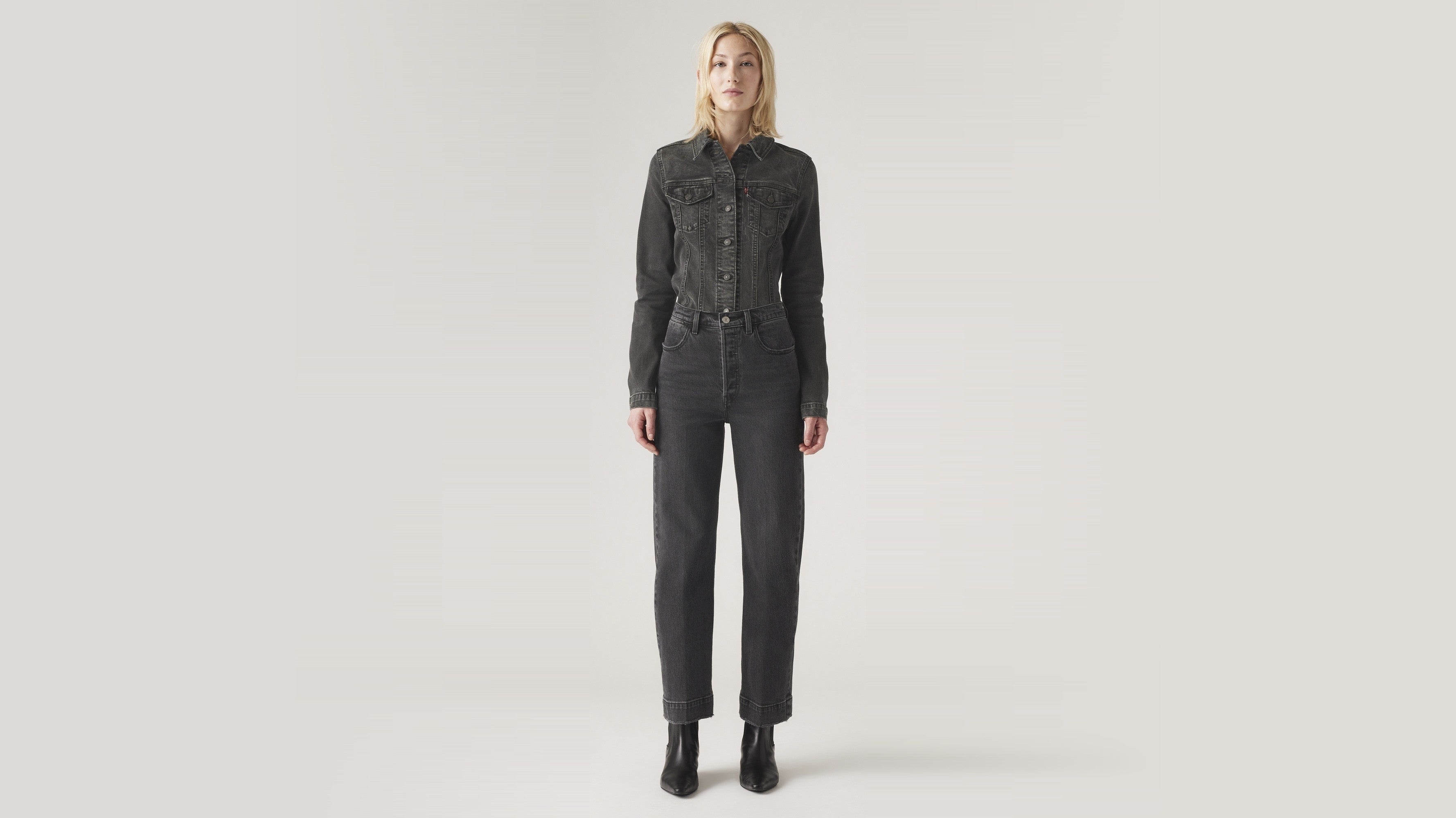 Levi's® Women's Ribcage Straight Ankle Tailored Jeans - Black | Levi's TH