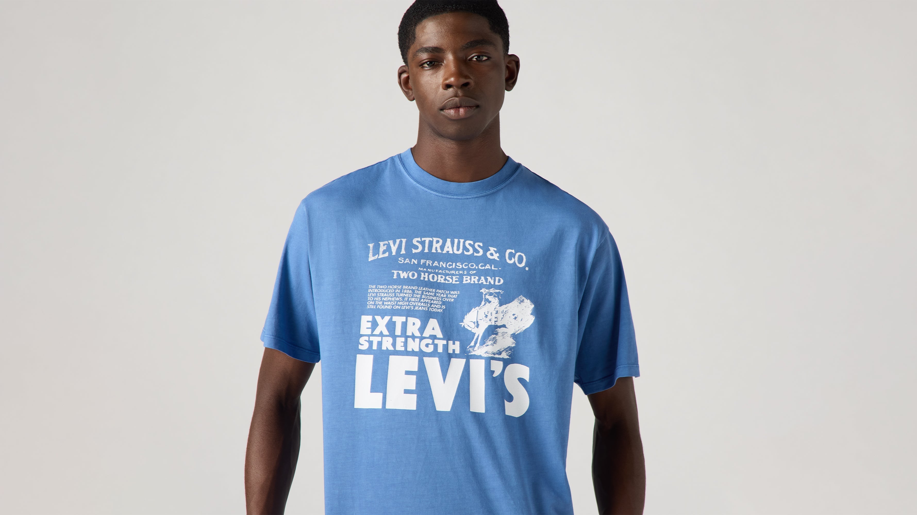 Levi's® Men's Graphic Vintage Fit T-Shirt - Blue | Levi's TH