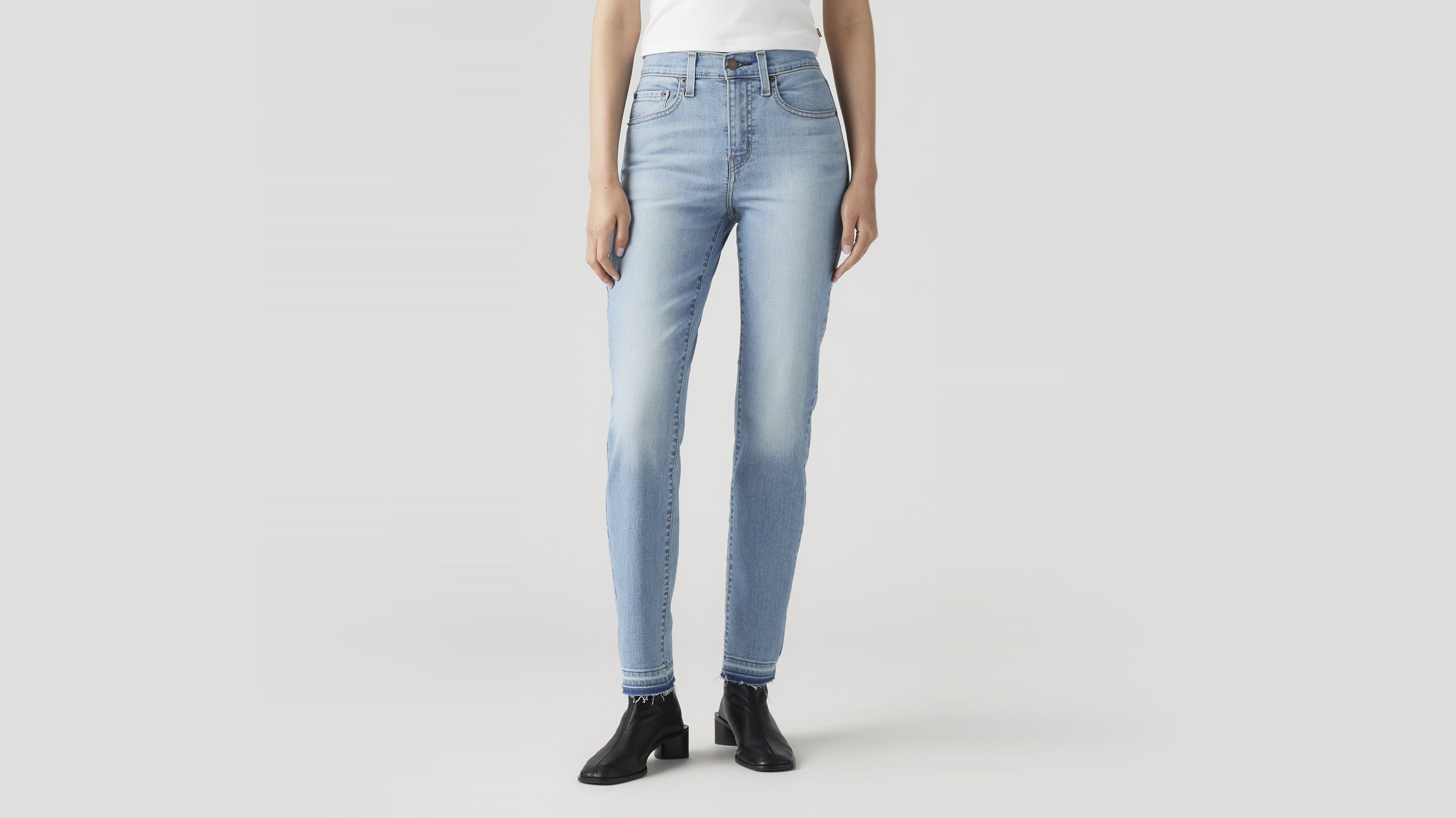 Levi's® Women's 724 High-Rise Straight Jeans - Medium Indigo | Levi's TH